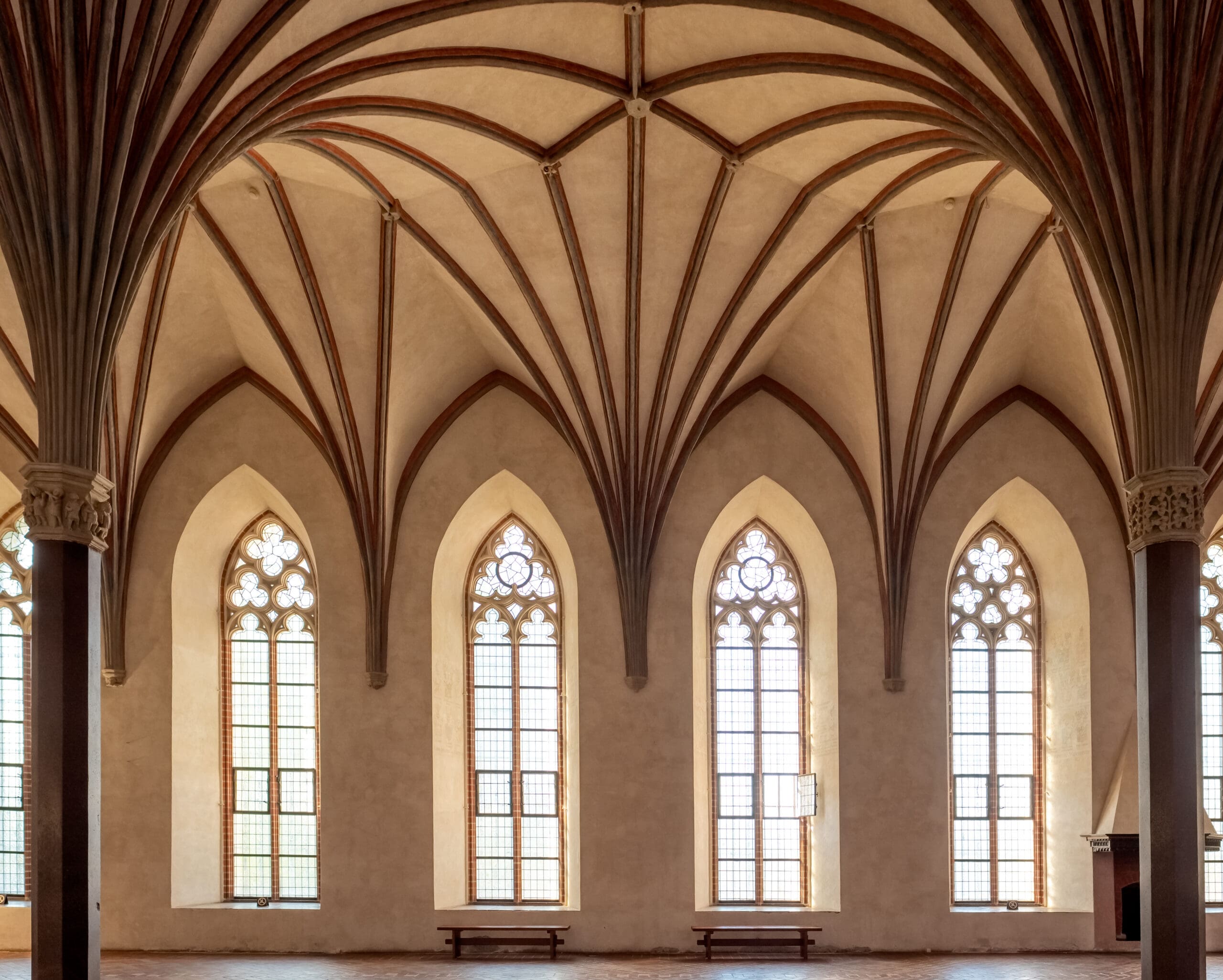 The Evolution of Windows from Single-Pane to Smart Glass Technology